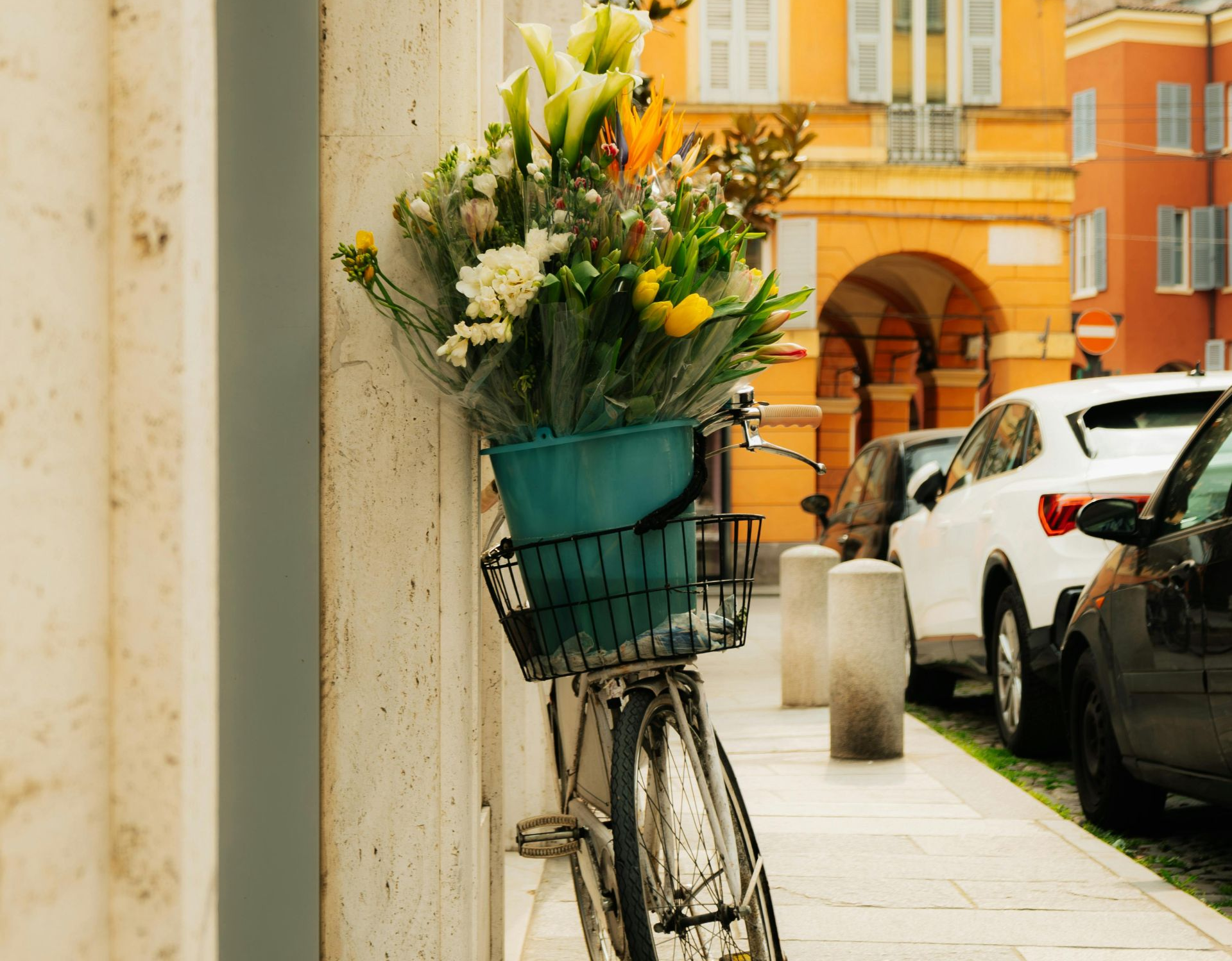 Creative Disruptions. An Art-Based Supervision Series