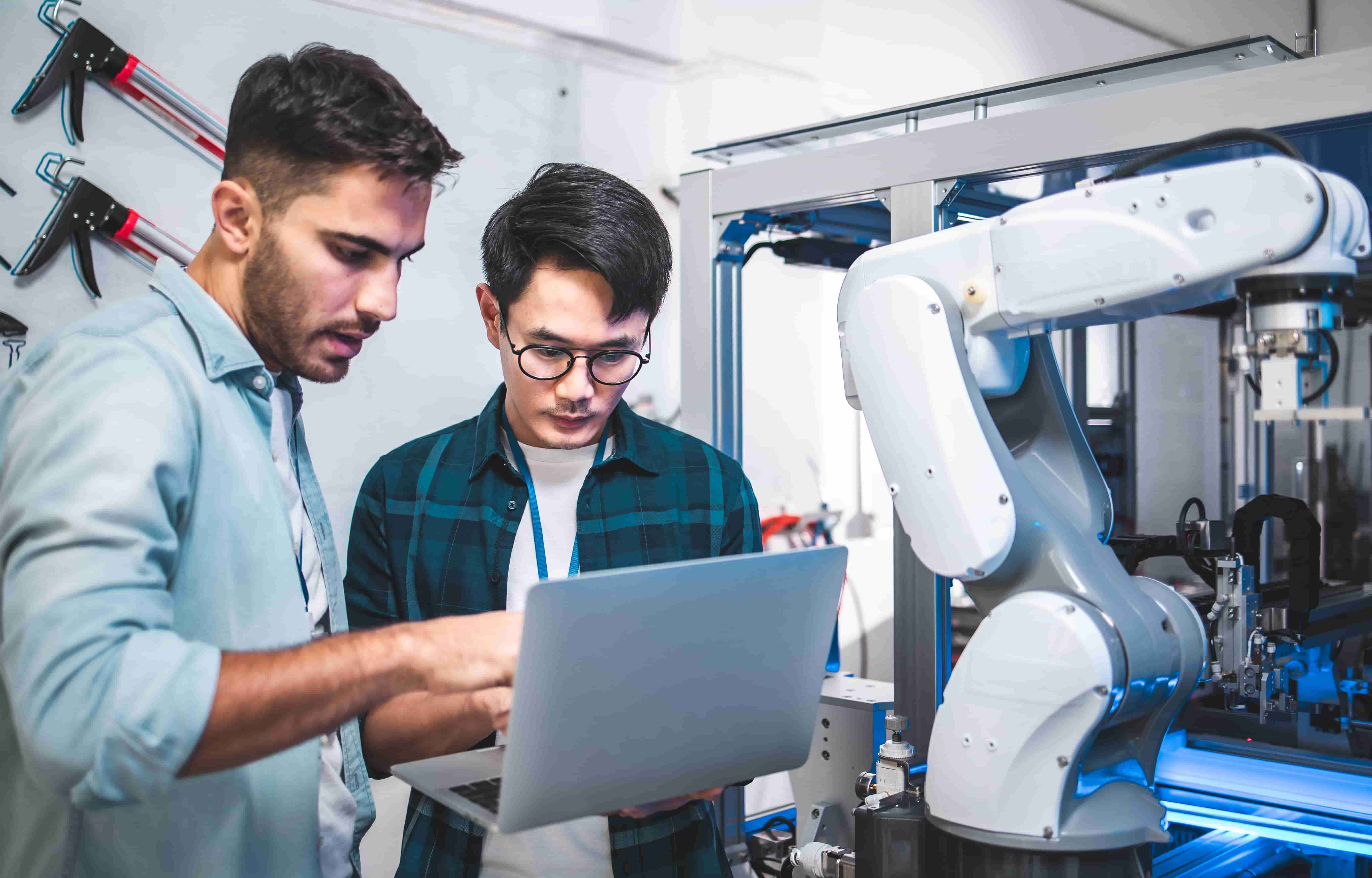 Machine Learning in Manufacturing: An Overview of Industry 4.0 Applications