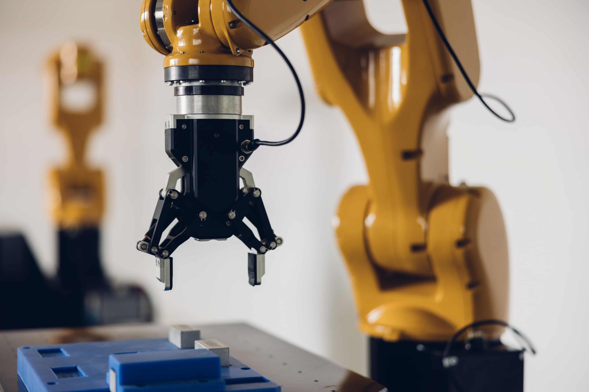 Machine Learning in Manufacturing: An Overview of Industry 4.0 Applications