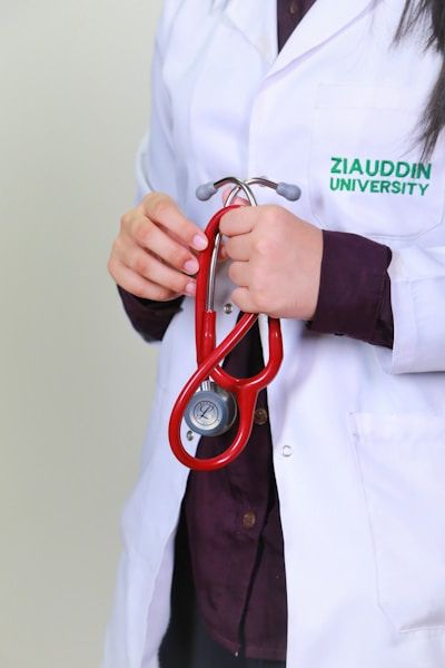 Doctor Work Opportunities in Qatar 2025 – Licensing, Salaries & QCHP Prep