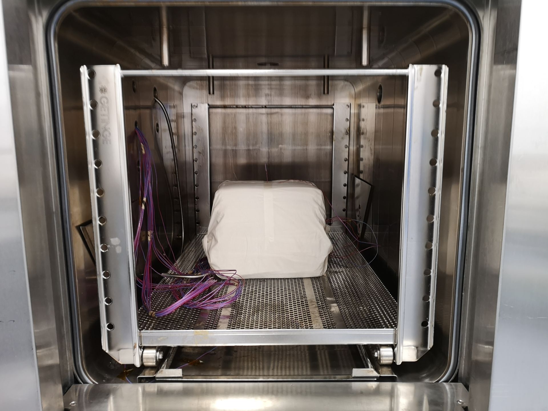 Advanced Autoclave Validation - Air Detectors and EN285