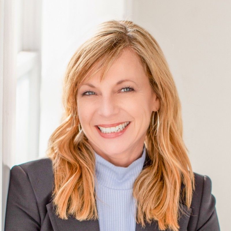 About Founder Elizabeth Mack | Freestyle Languages