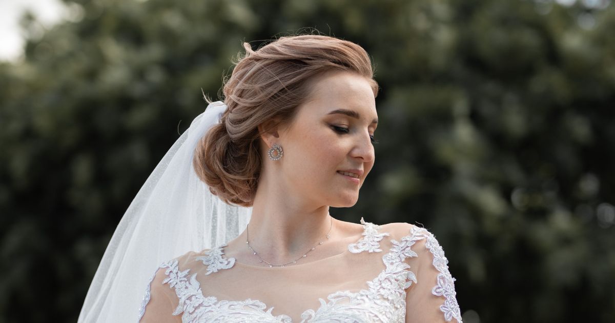 10 ทรงผมยอดนิยม สำหรับเจ้าสาวในงานแต่ง | IkonClass