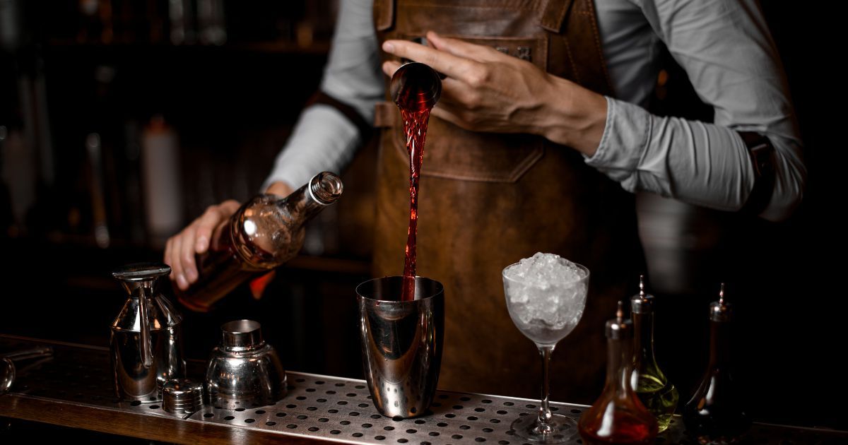 Bartender 101 : ไกด์สำหรับคนอยากเป็นบาร์เทนเดอร์ | IkonClass