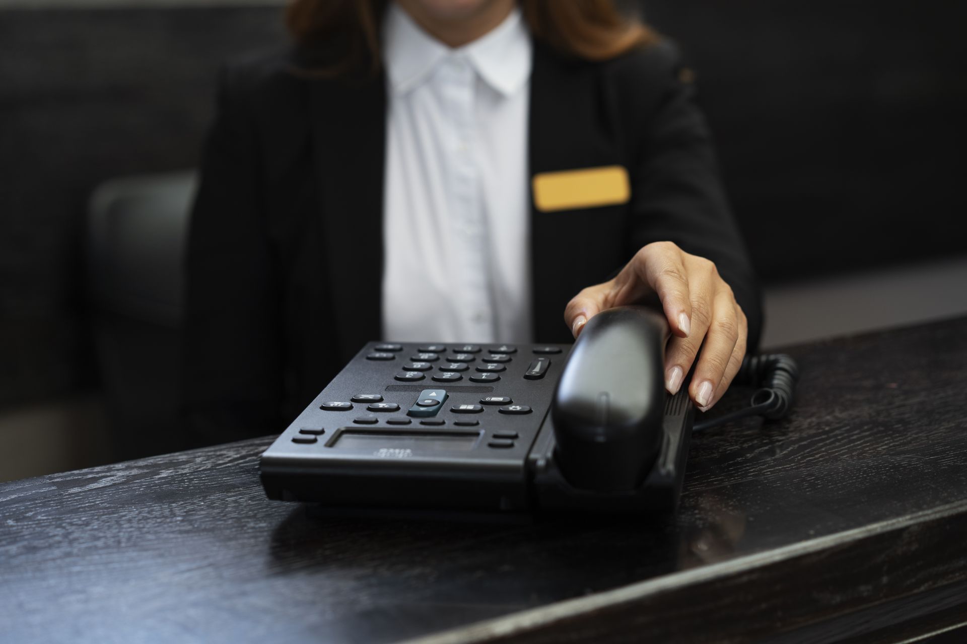 Come scrivere email e come interagire al telefono in tedesco